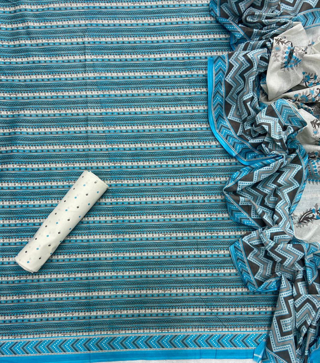 Yanchi Studio - Everything at Wholesale Prices